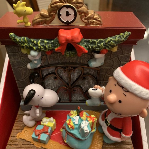 Peanuts | Holiday | Peanuts Christmas Fireplace Charlie Brown Snoopy ...